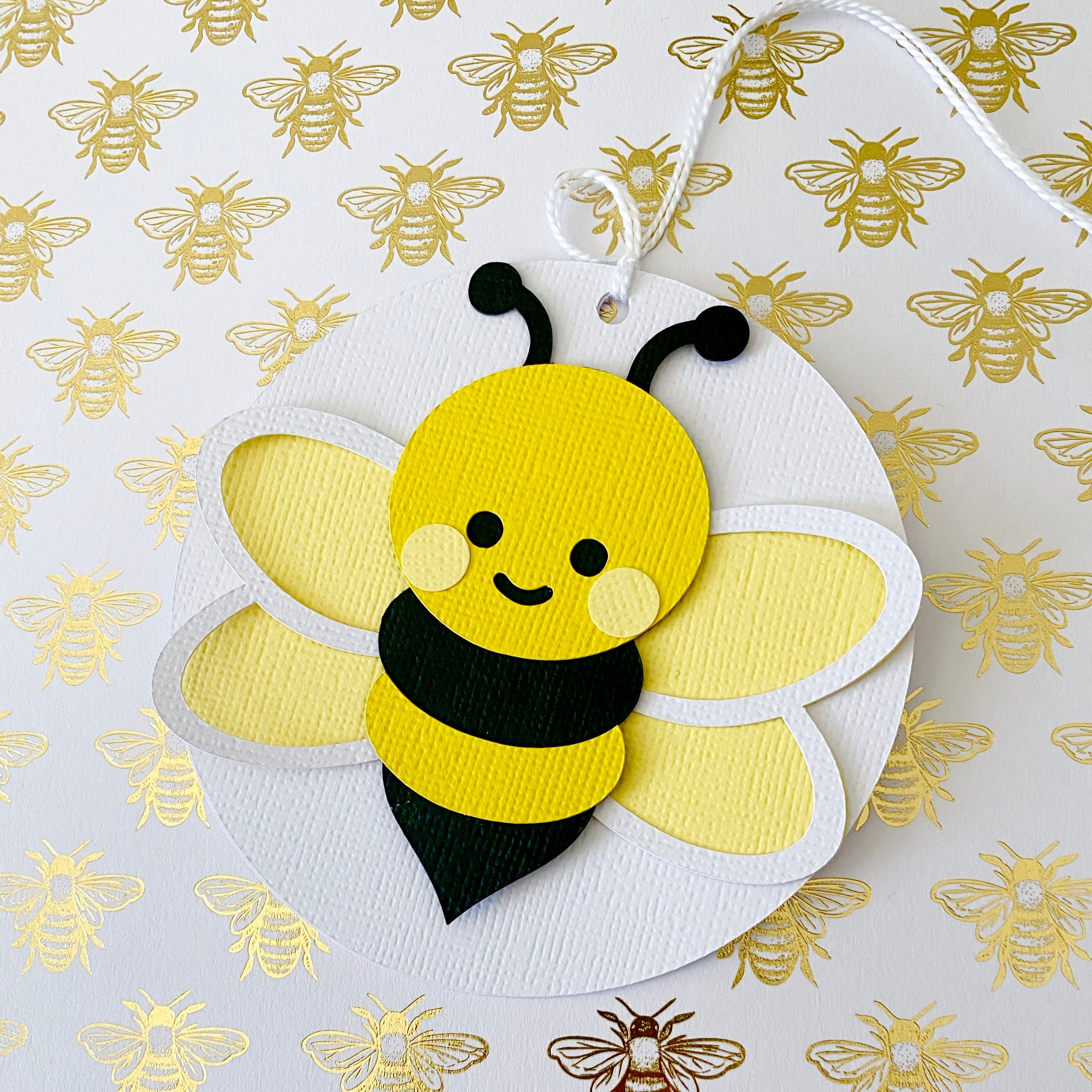 Bee gift tags. Bumble bee favour tags. – My Paper Planet